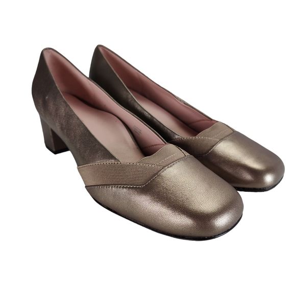 Taryn Rose | Shoes | Taryn Rose Quartz Pumps Size M Leather Square Toe ...